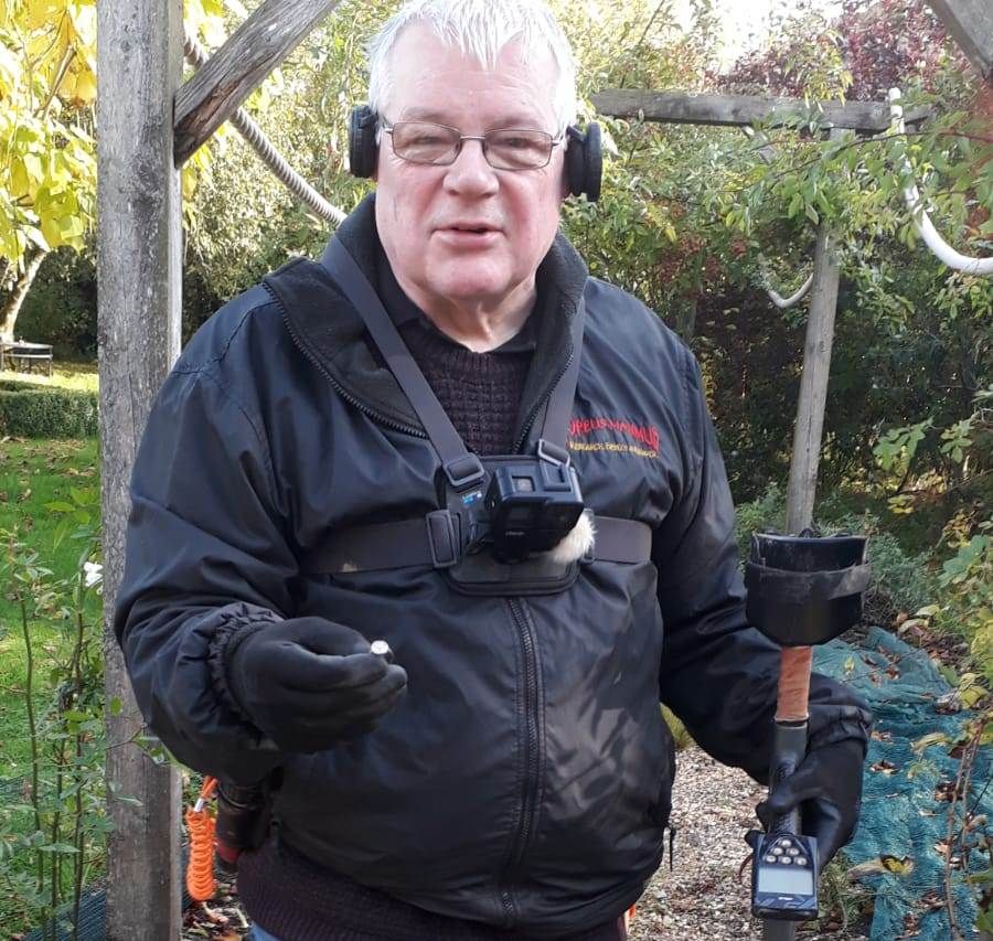 Jewel in the ground: Metal detectorist Keith Brown reunites loved ones ...