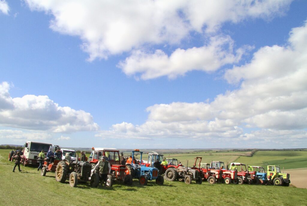 Tractor Trundle in memory of founding member boosts Air Ambulance ...